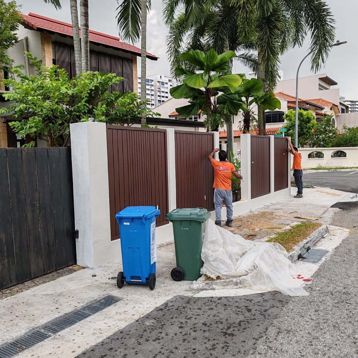 Aluminium Louver Gate: Airy Protection | SG-Aluminium