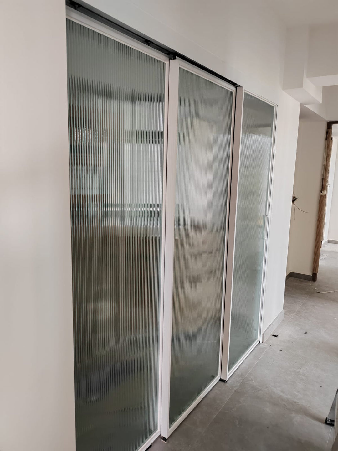 Synchronized Sliding Door – SG-Aluminium